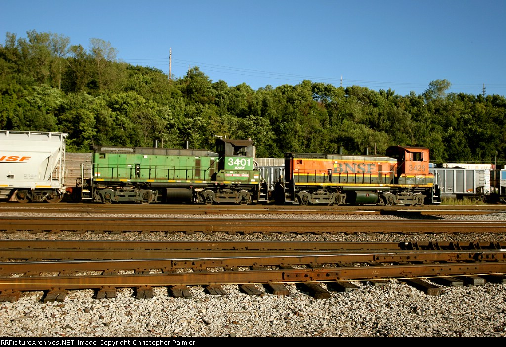 BNSF 3401 and BNSF 3426
